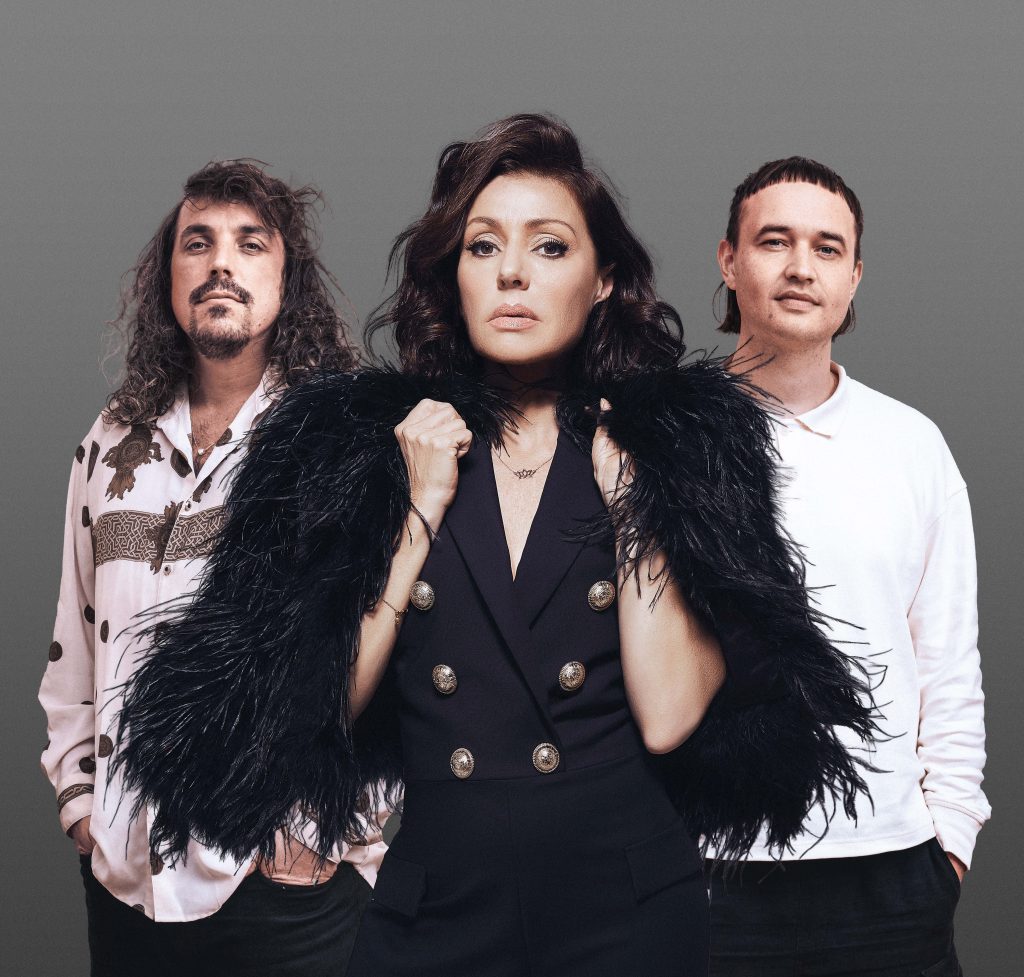 TINA ARENA & SHOUSE RELEASE REMAKE OF 1994 CLASSIC “CHAINS” - Devilish You